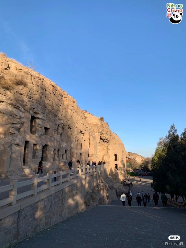ถ้ำหินอวิ๋นกัง (Yungang Grottoes) เป็น 1 ใน 4 ถ้ำหินแหล่งประติมากรรม ...